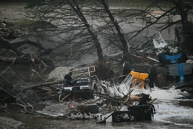 Help those impacted by floods in Texas - UW Combined Fund Drive